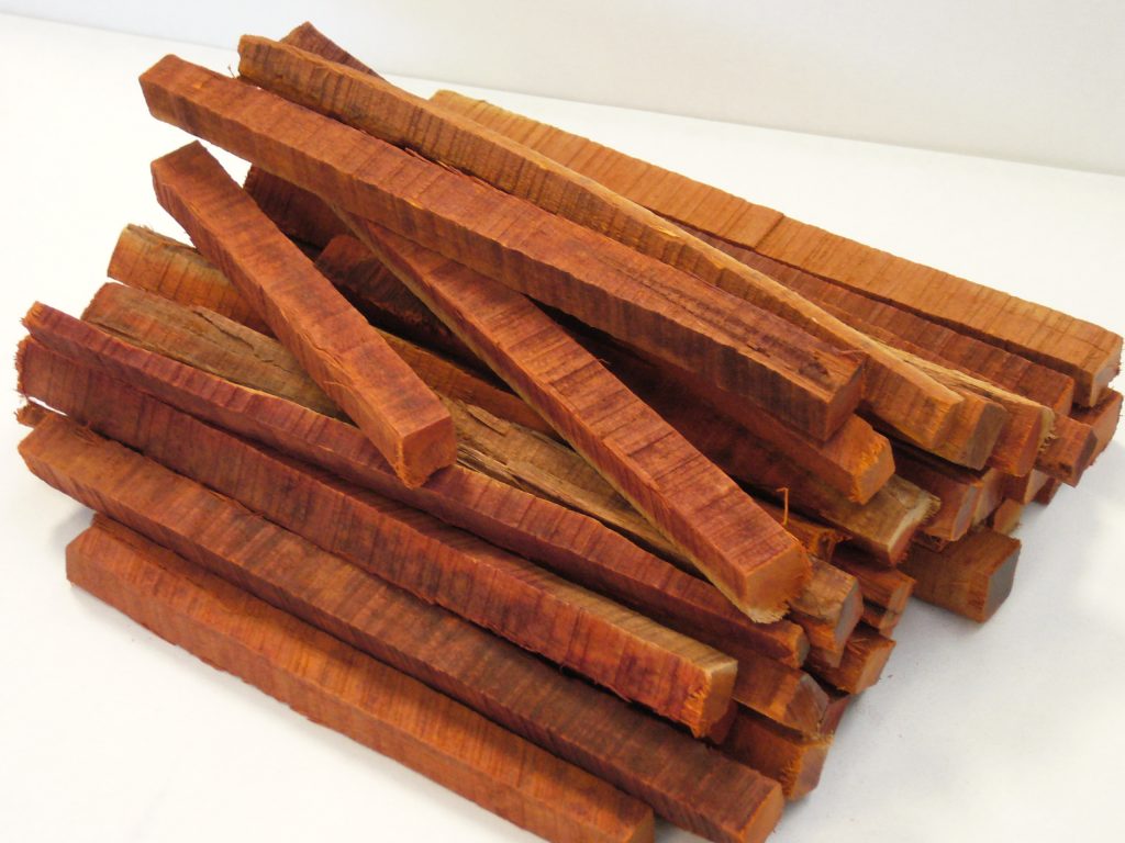 Sappan wood | Couleurs de PlantesCouleurs de Plantes Dyes and plant ...